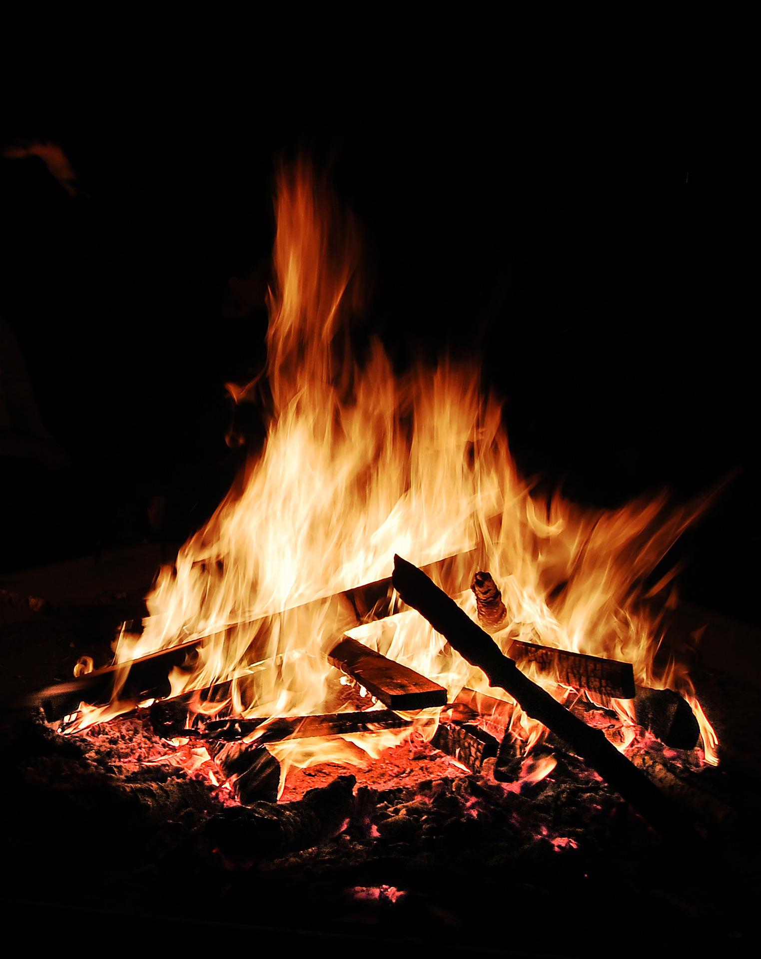 How to Make Char Cloth (Super Effective Survival Tinder)